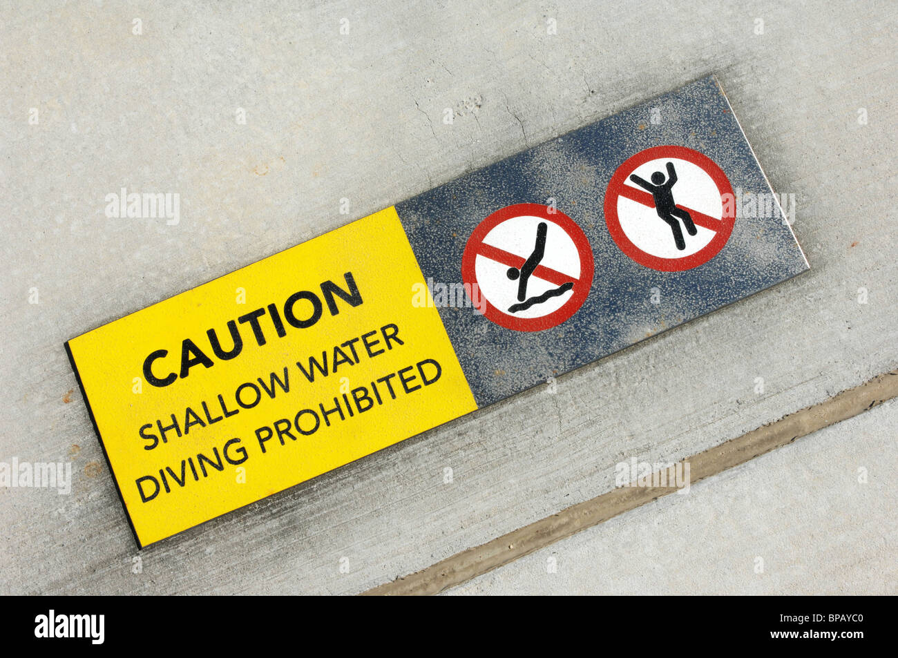 Caution Shallow Water Sign, Wading Pool, Wynnum Esplanade, Brisbane ...