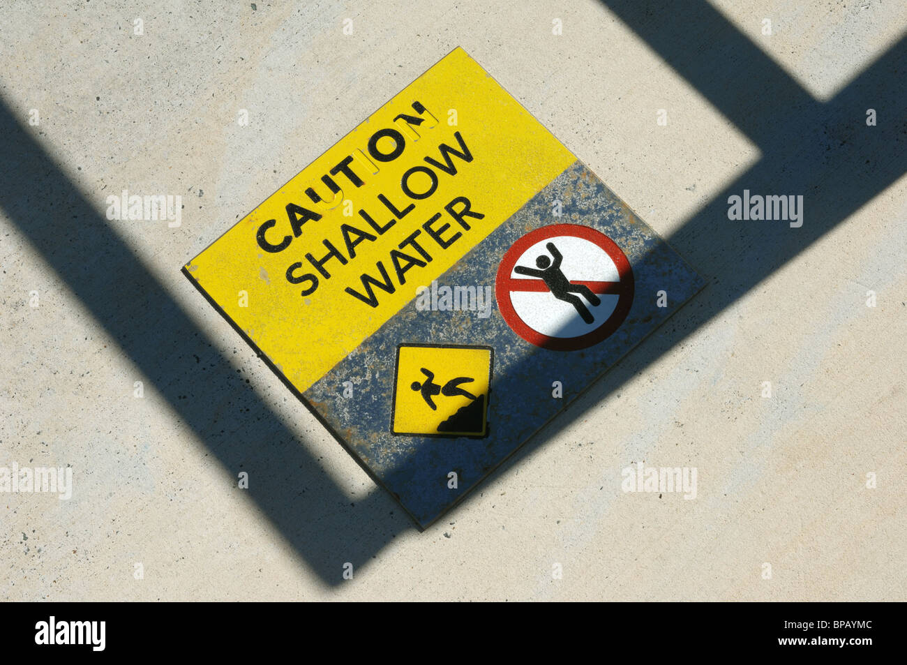 Caution Shallow Water Sign, Wading Pool, Wynnum Esplanade, Brisbane ...