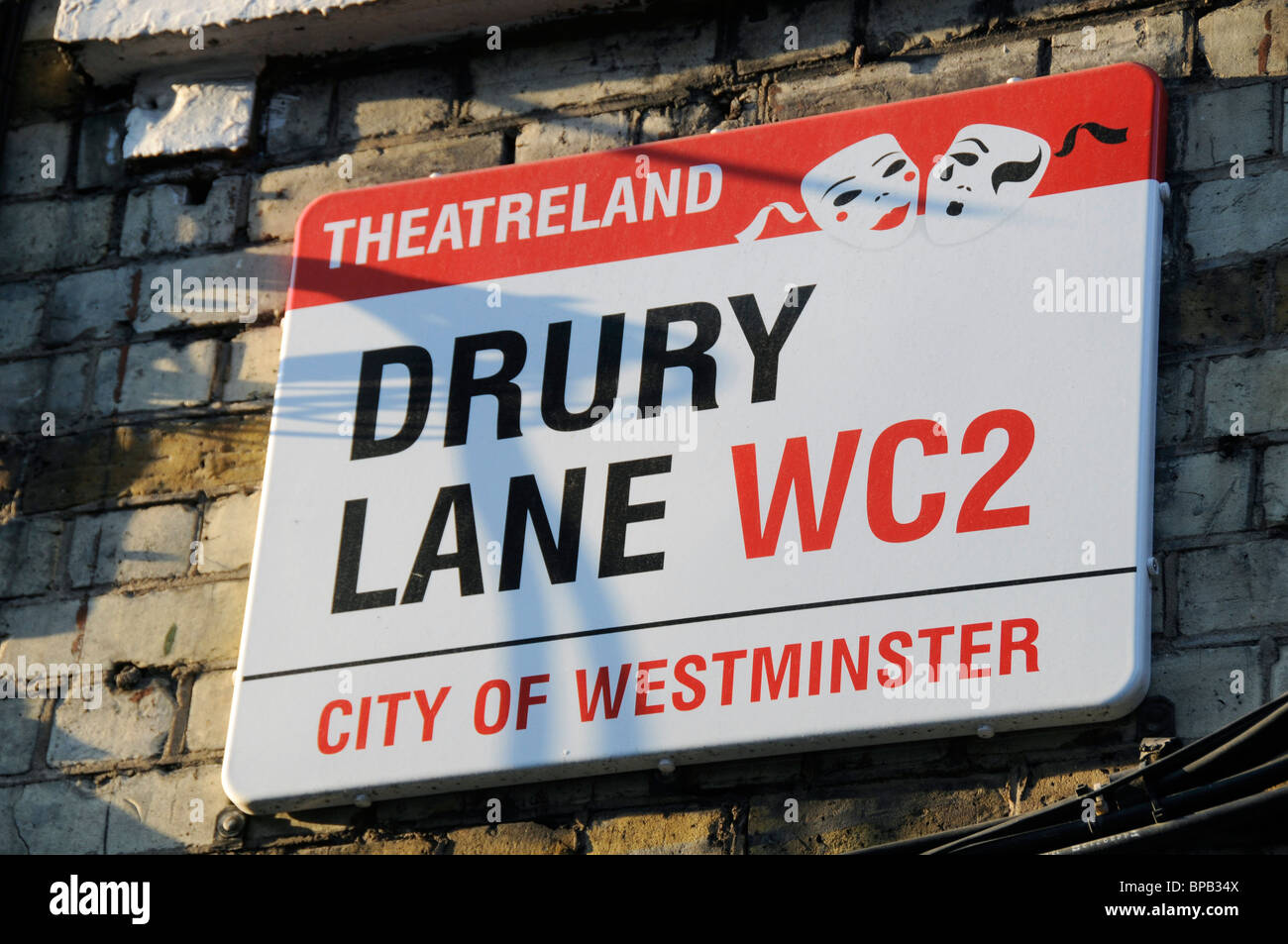 Lane end sign hi-res stock photography and images - Alamy