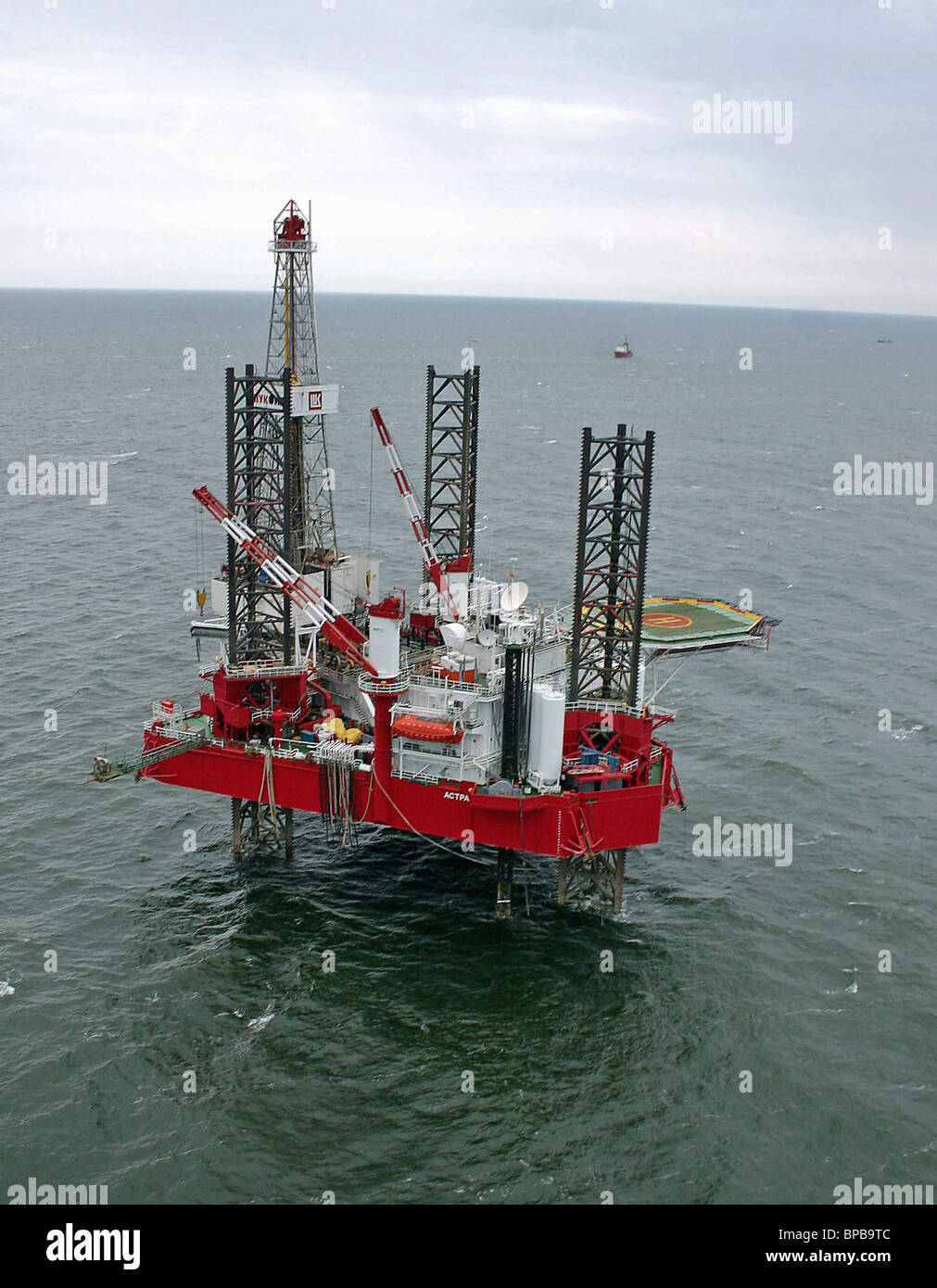 Offshore Drilling Platform High Resolution Stock Photography and Images ...