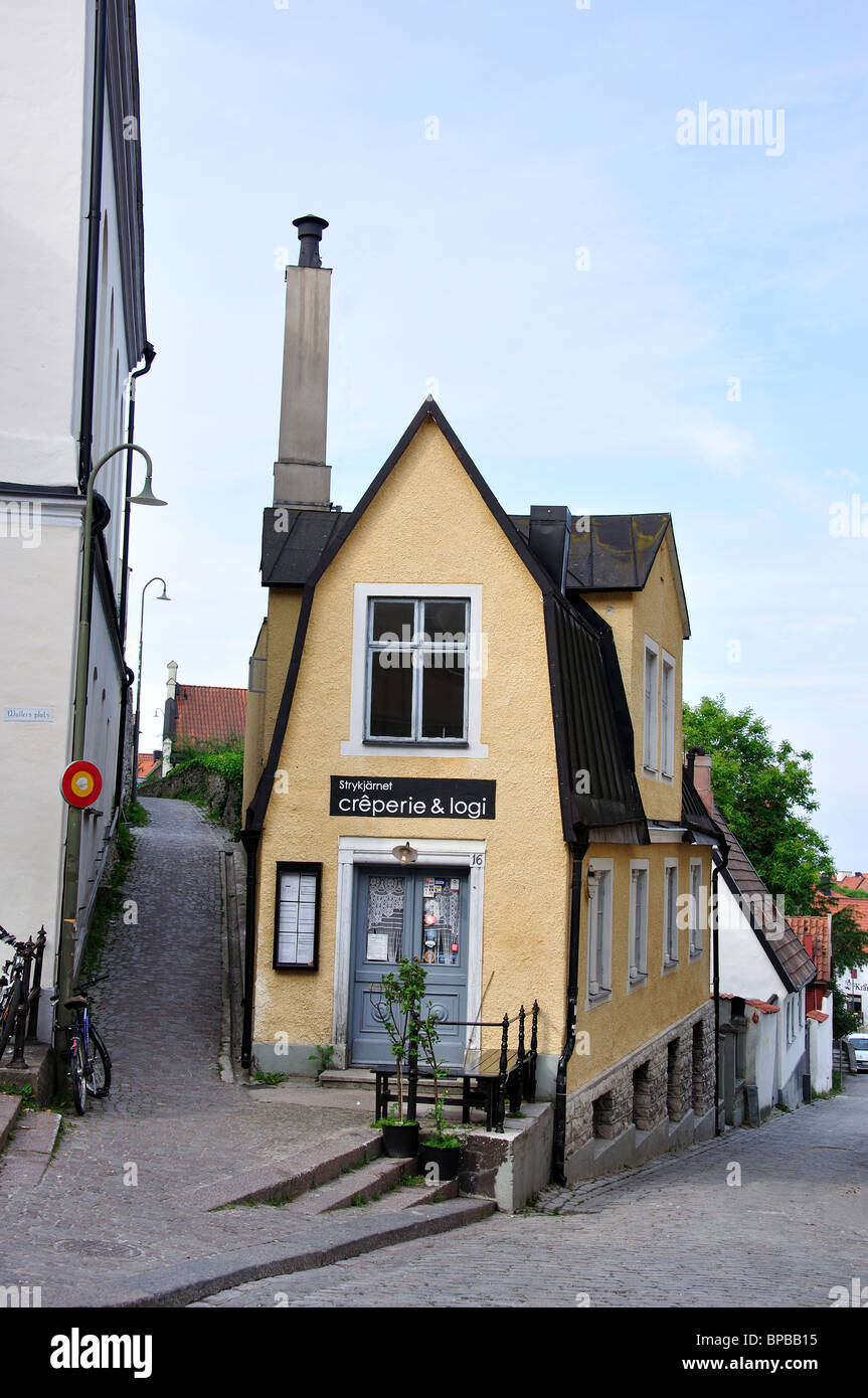 Houses visby gotland hi-res stock photography and images - Alamy