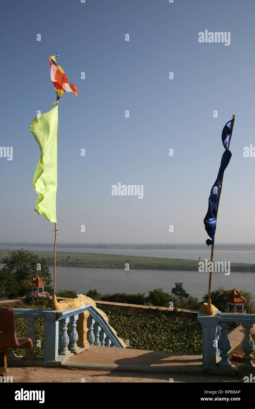 Wat Hanchey at Kampong Cham, Cambodia. View over the mekong river Stock ...