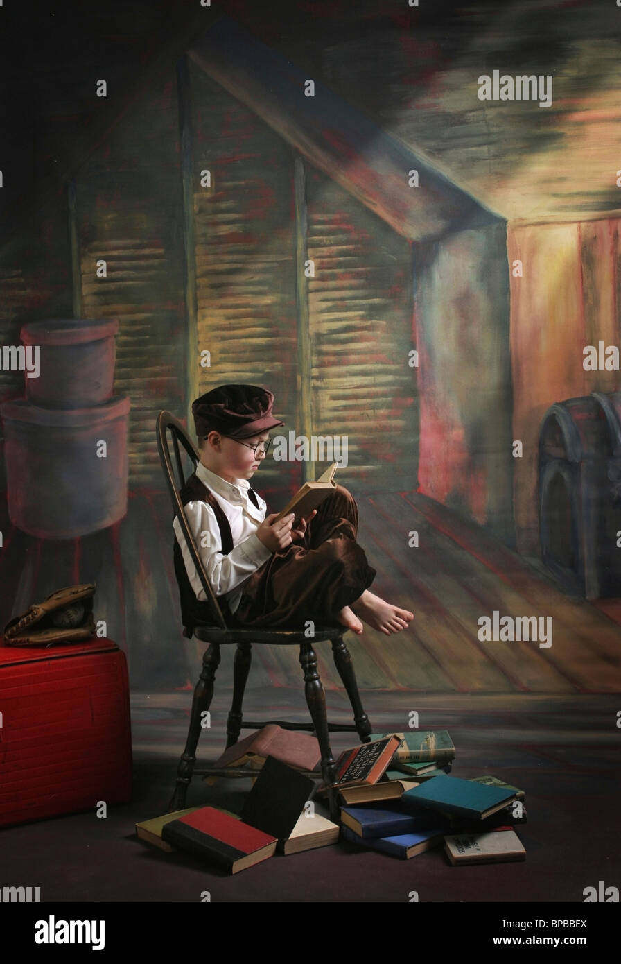 Old books painting hi-res stock photography and images - Alamy