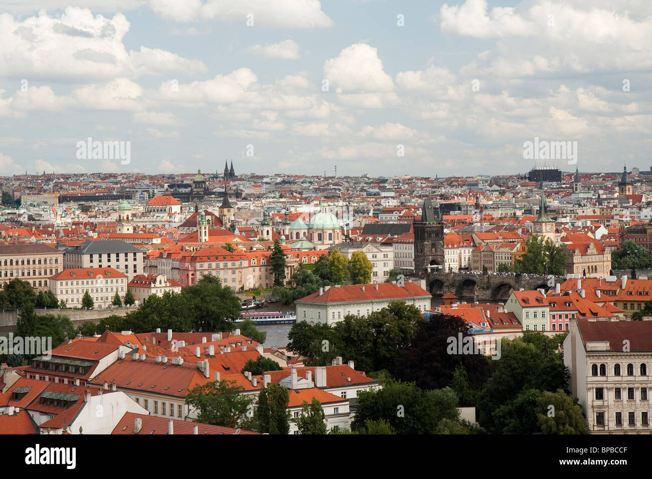 Praga hi-res stock photography and images - Alamy