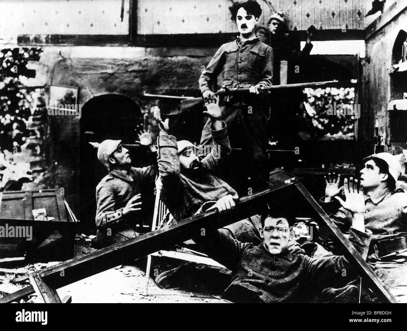 CHARLIE CHAPLIN SHOULDER ARMS (1918 Stock Photo - Alamy
