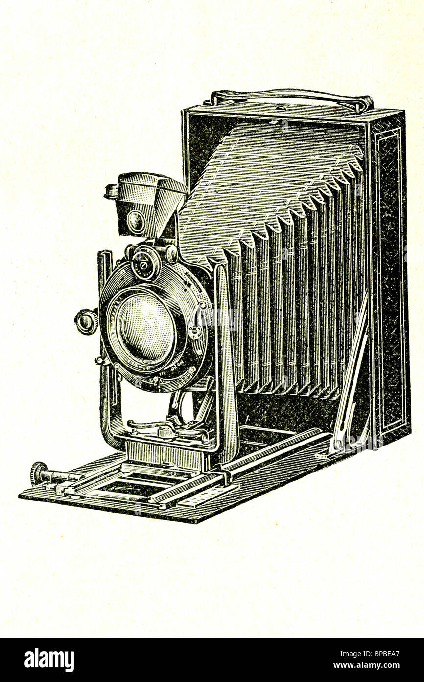 Photographic camera 19th century hi-res stock photography and images ...