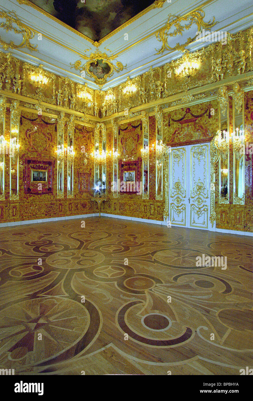 Amber Room, Russia High Resolution Stock Photography and Images - Alamy