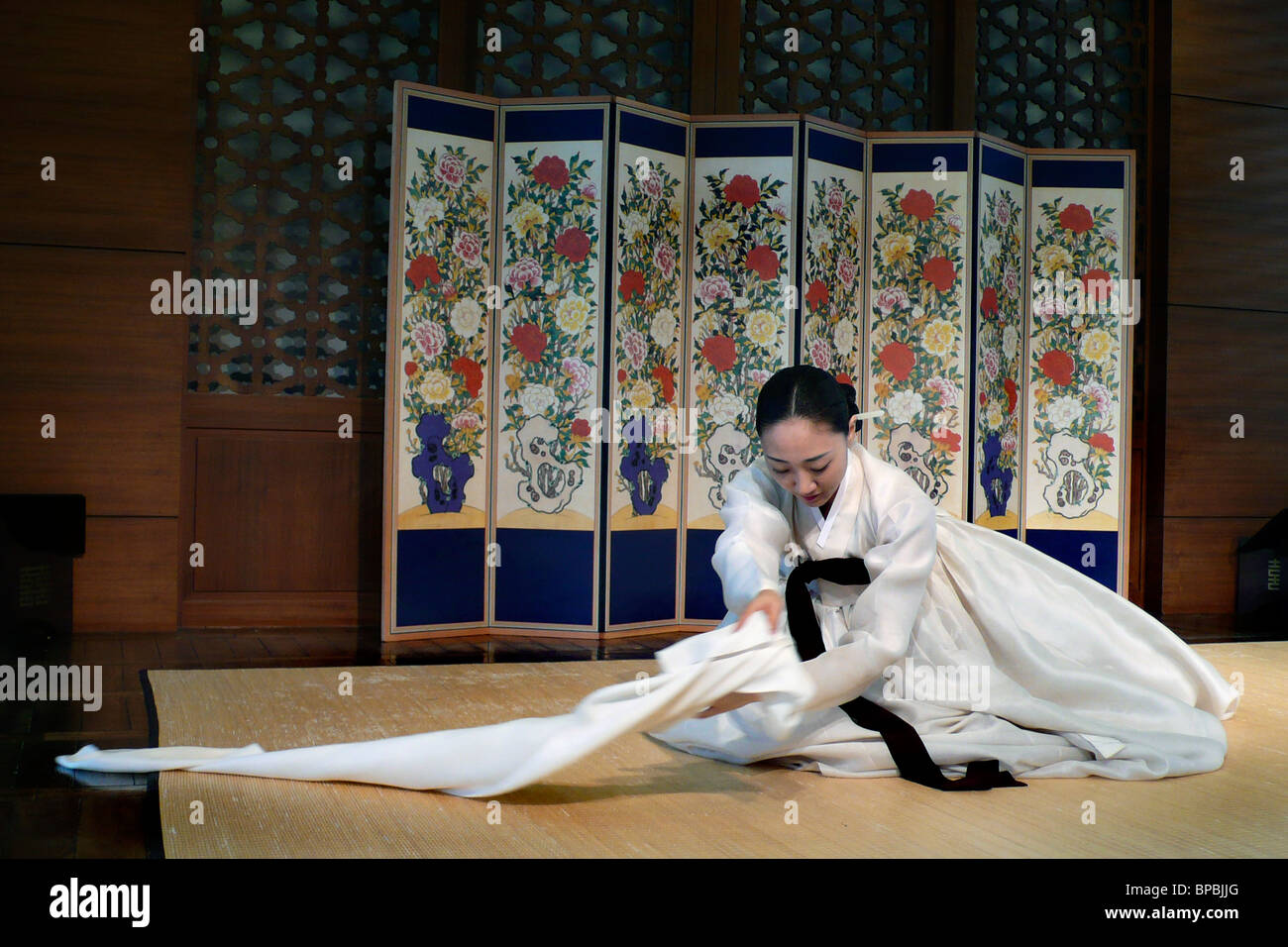 Traditional dance, Seoul, South Korea Stock Photo - Alamy