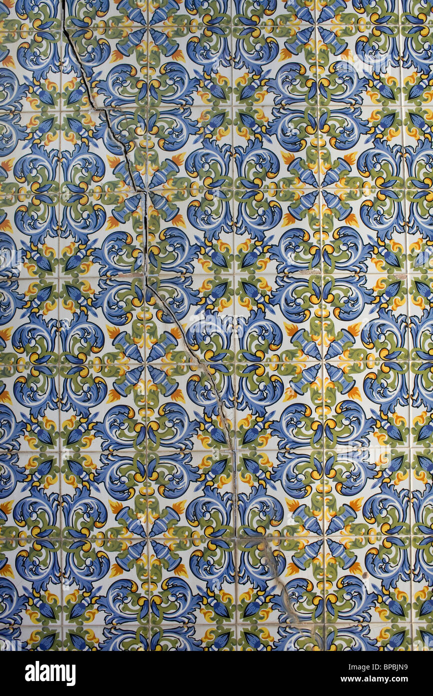 Spanish tiles hi-res stock photography and images - Alamy