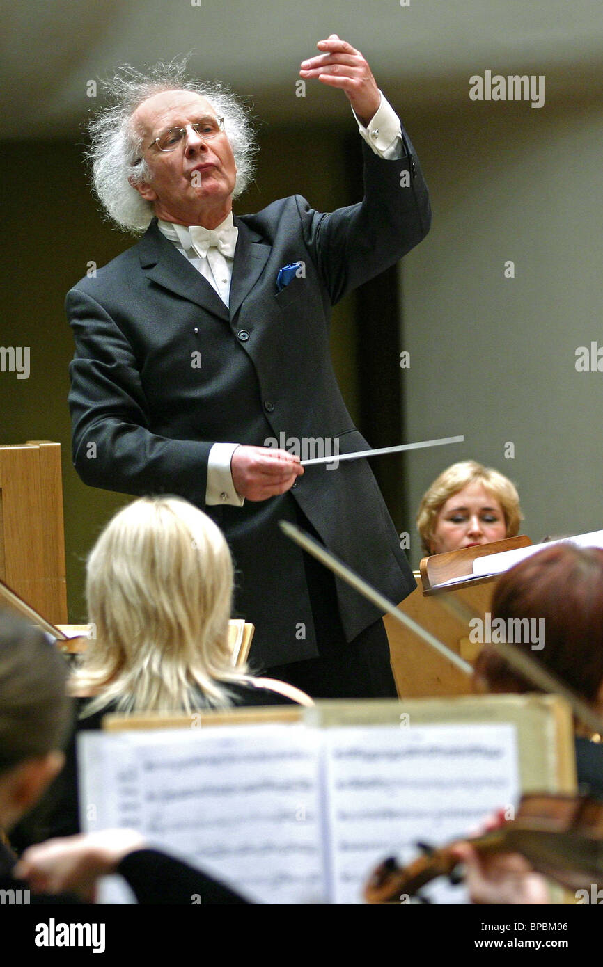Performing Conductor High Resolution Stock Photography and Images - Alamy