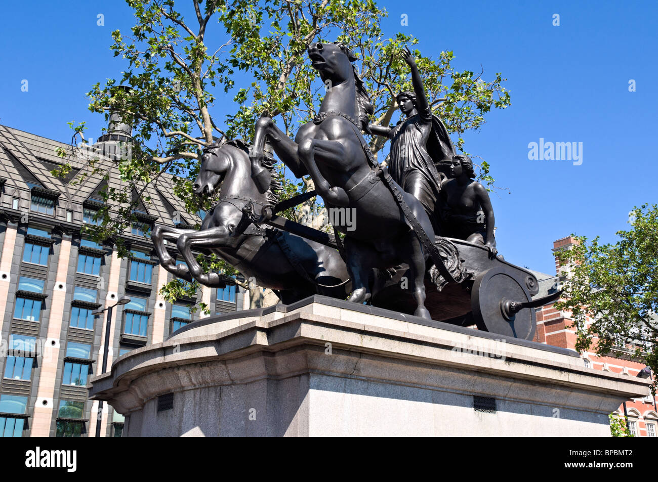 Chariot statue hi-res stock photography and images - Alamy