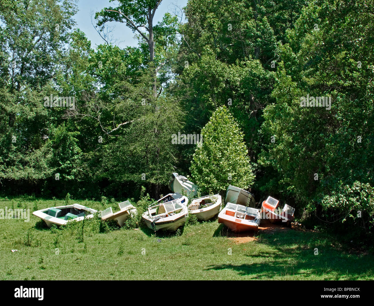 Old abandoned boat hi-res stock photography and images - Alamy