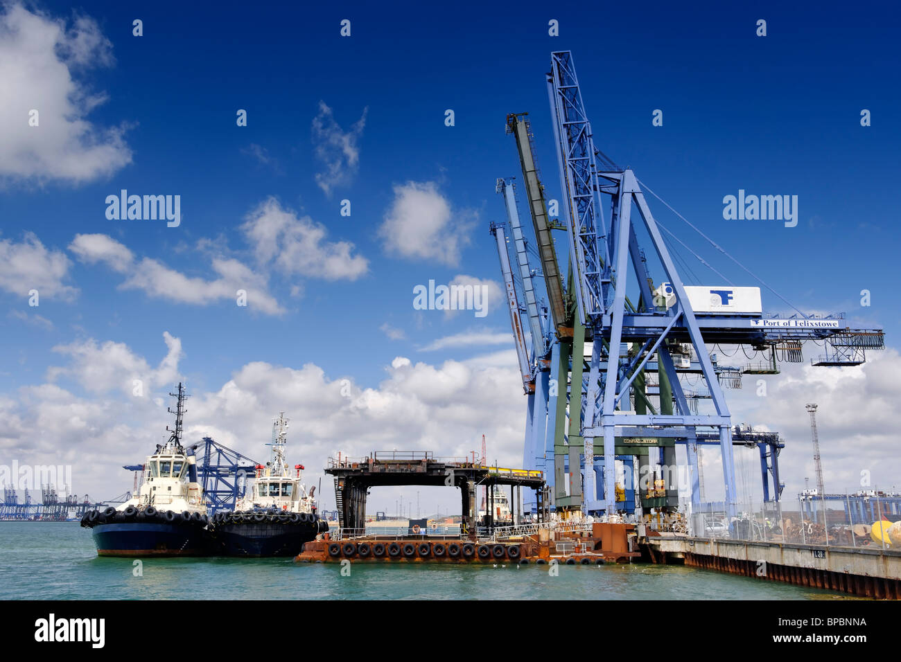 Container ship port of felixstowe suffolk uk hi-res stock photography ...
