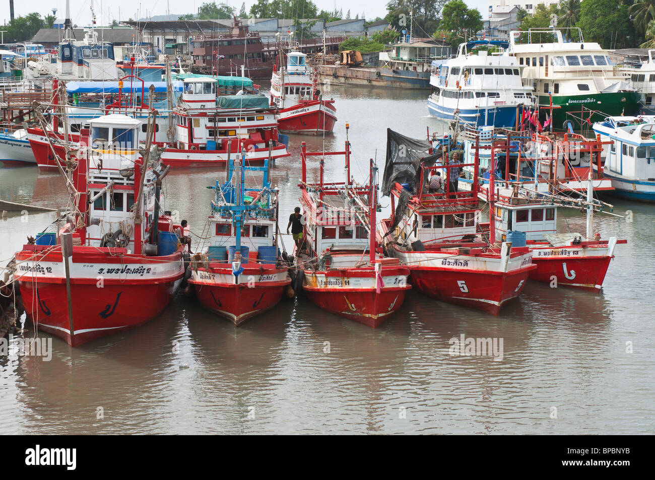 Thai fishing boats dock hi-res stock photography and images - Alamy