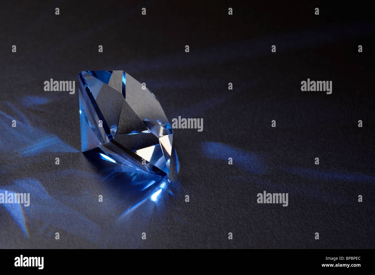 Refraction light glass hi-res stock photography and images - Alamy