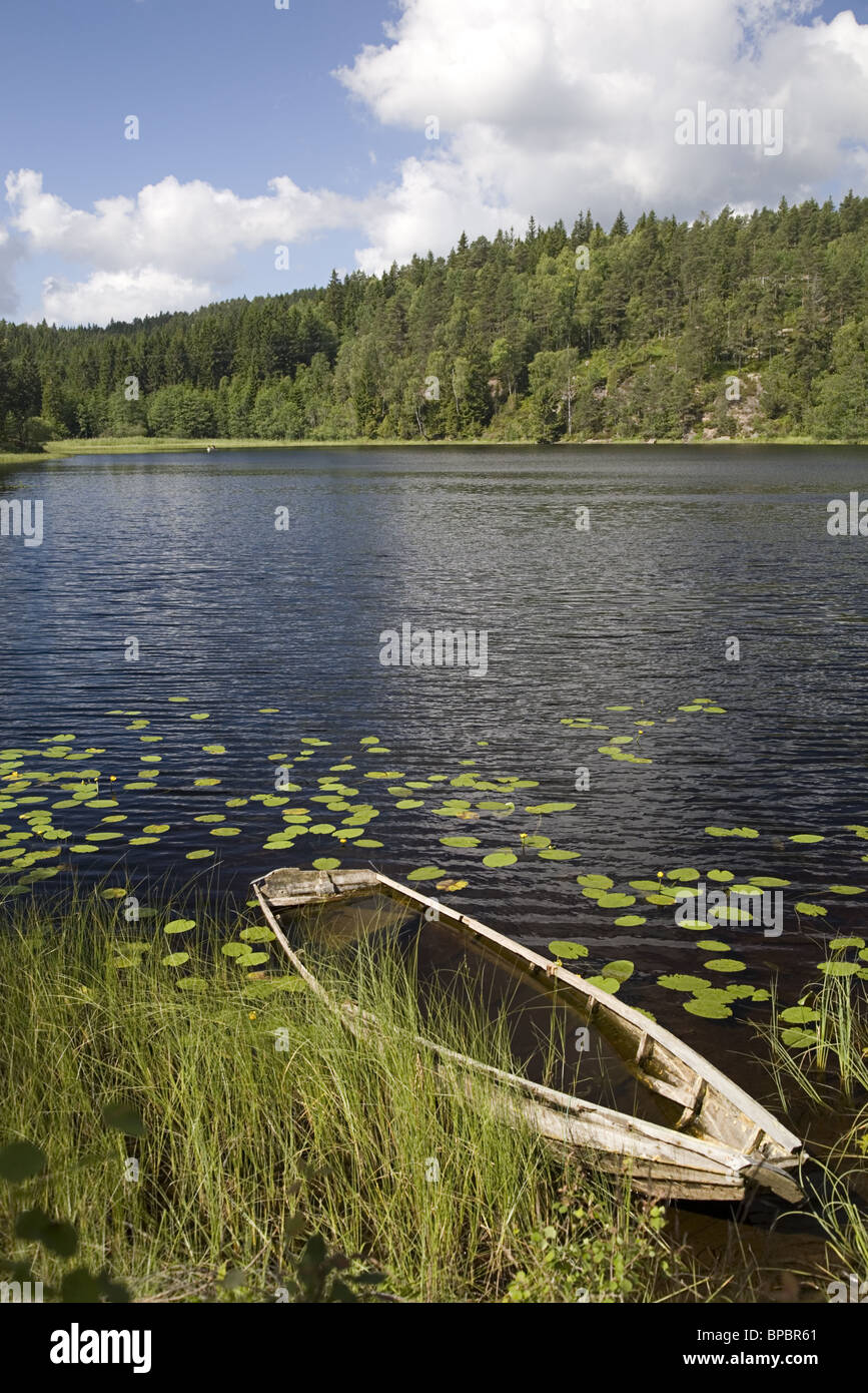 Sunken boat norway hi-res stock photography and images - Alamy