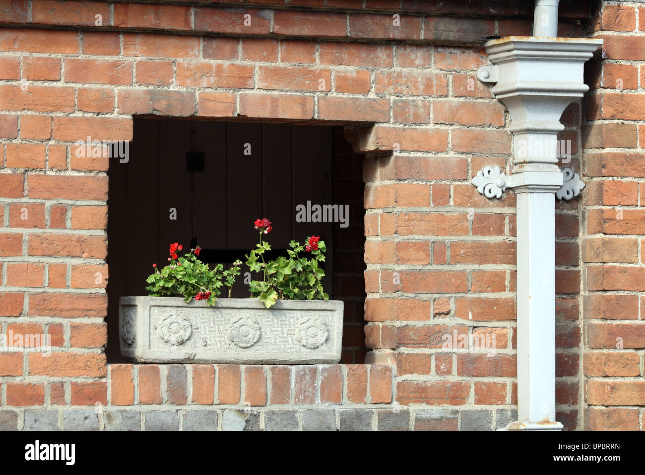 Box in a wall hi-res stock photography and images - Alamy