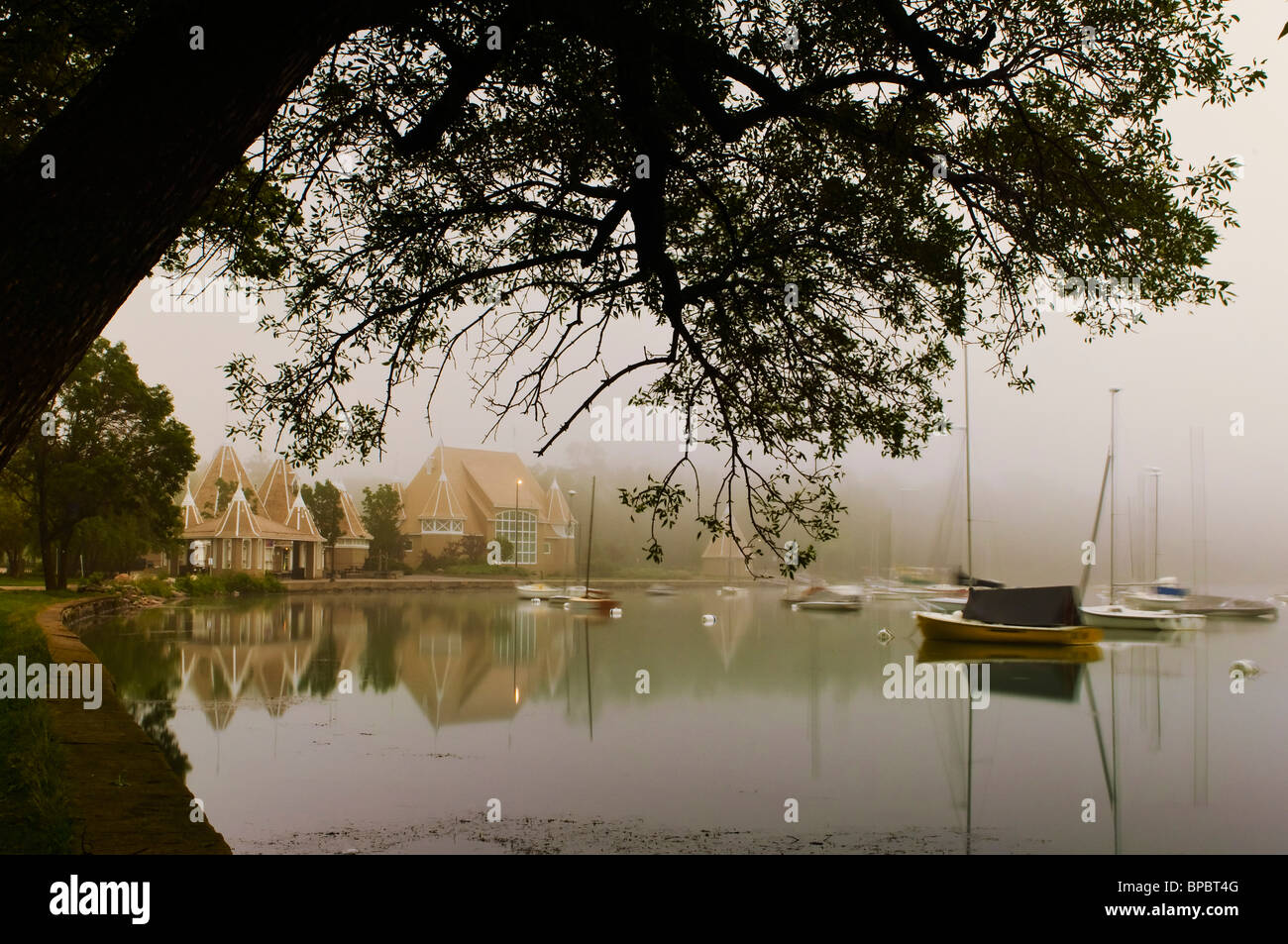 Fog lake band hi-res stock photography and images - Alamy