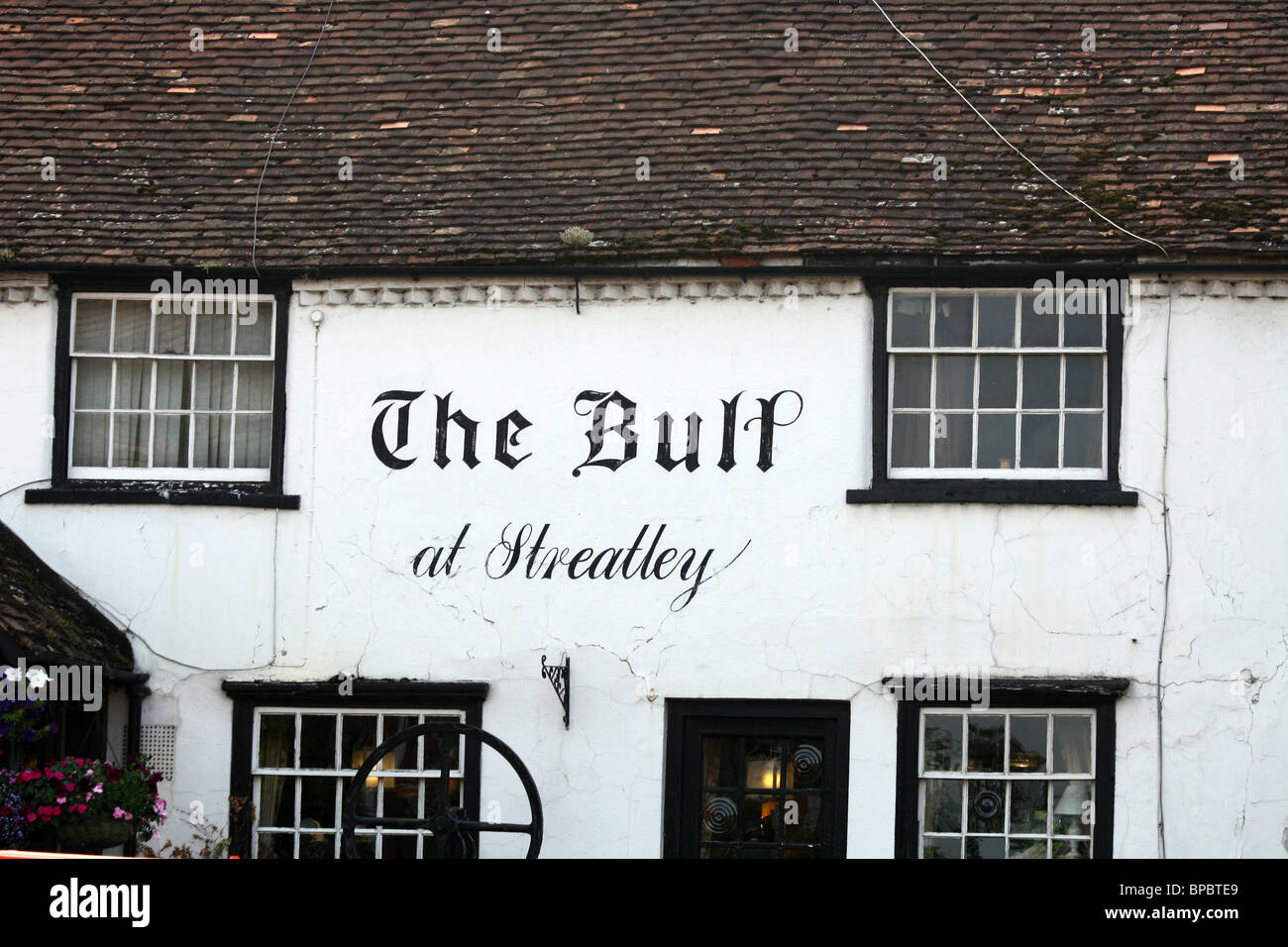 Old Black Bull Pub Stock Photos & Old Black Bull Pub Stock Images - Alamy
