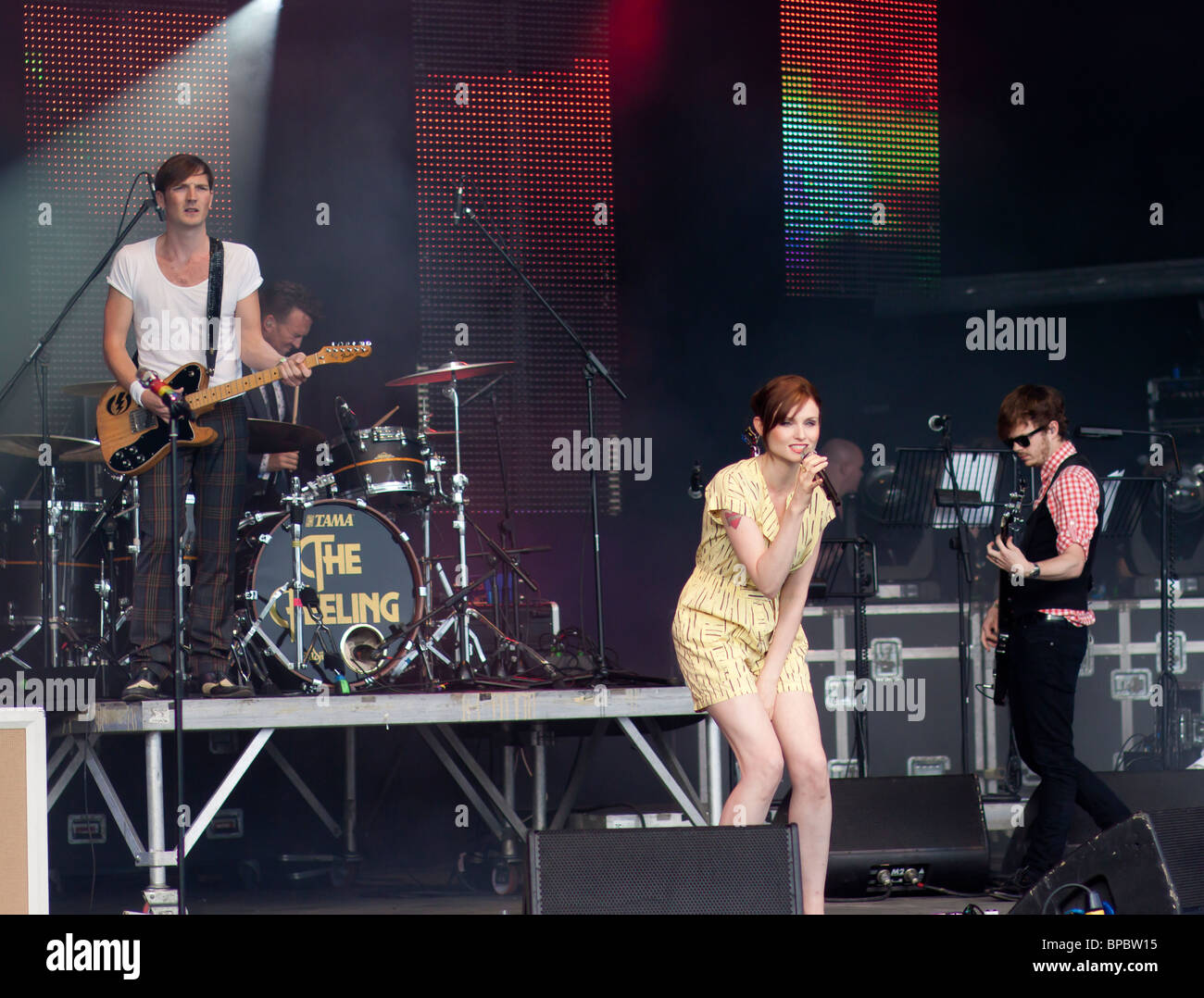 Sophie Ellis Bextor singing with The Feeling at Vintage at Goodwood ...