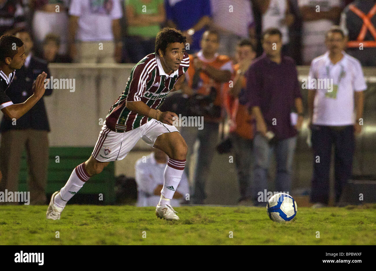 Deco in action on debut for Fluminense during the Fluminense FC V CR ...