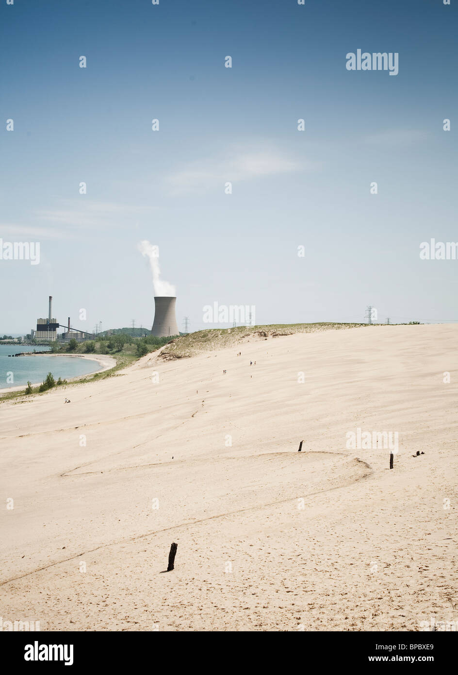 Nuclear reactor cooling tower hi-res stock photography and images - Alamy