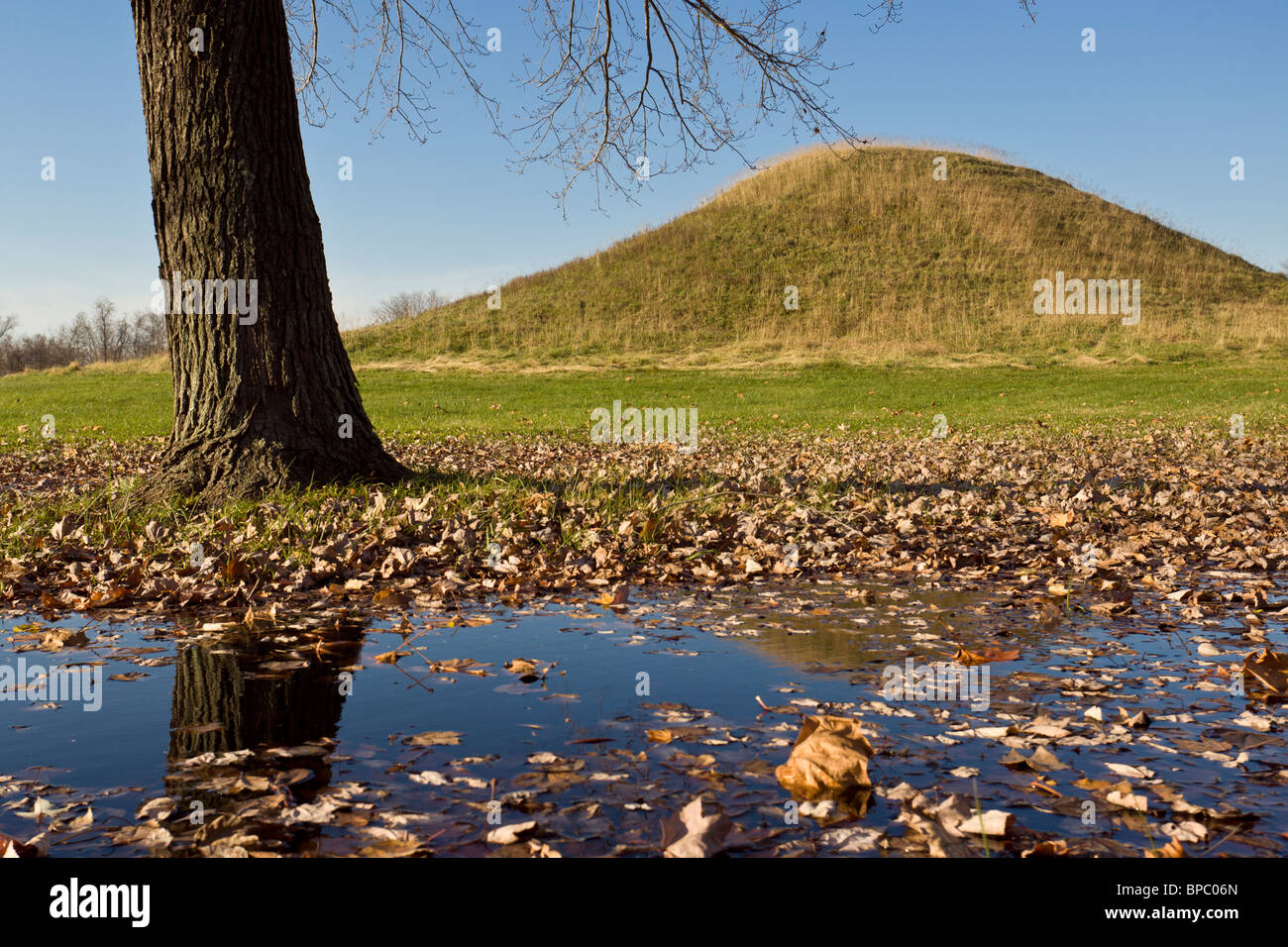Indian Burial Mounds High Resolution Stock Photography and Images - Alamy