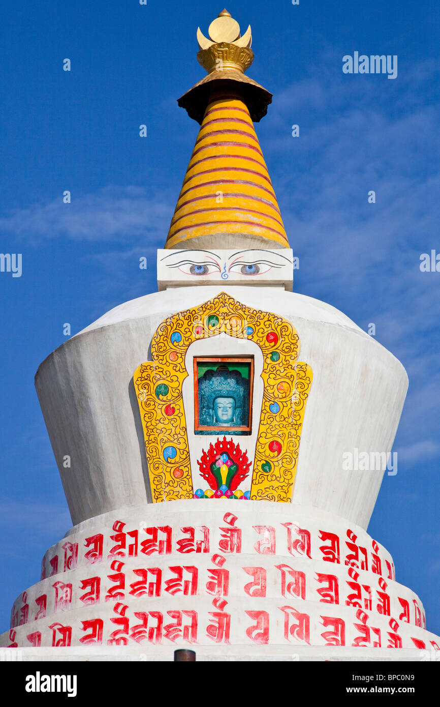 Tibetan Buddhist stupa in Shangri-La or Zhongdian in Yunnan Province ...