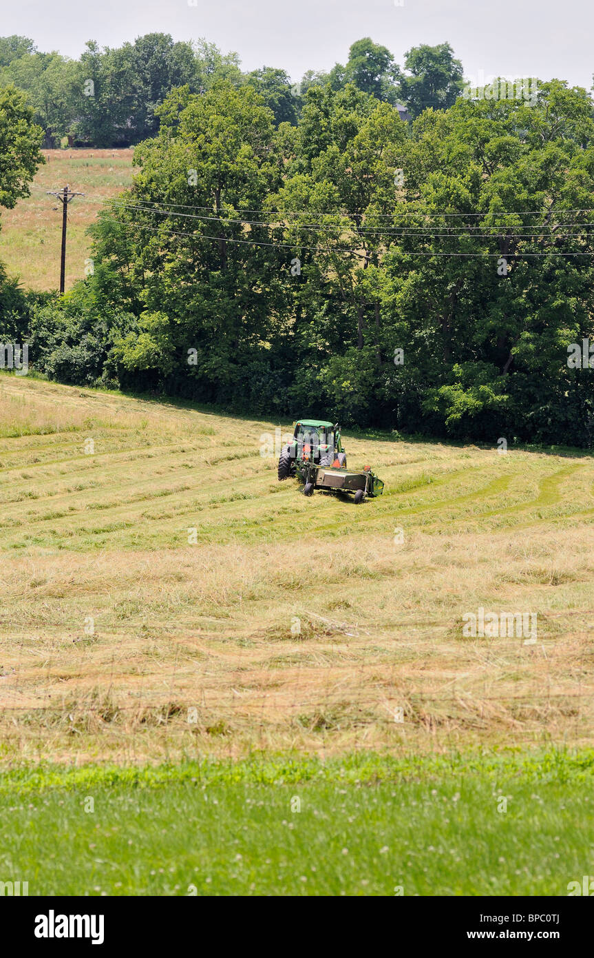 Kentucky farm tractor hi-res stock photography and images - Alamy