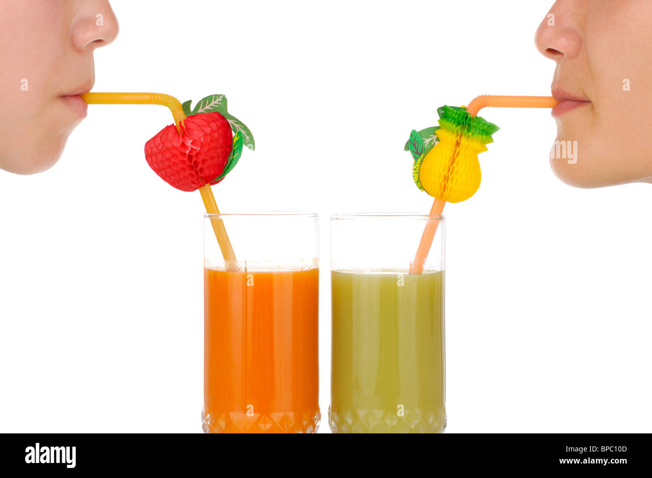 Girls drinking cocktails party hi-res stock photography and images - Alamy