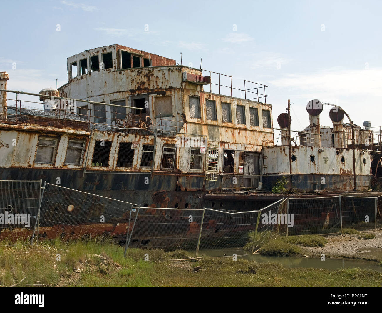 Ryde paddle steamer hi-res stock photography and images - Alamy