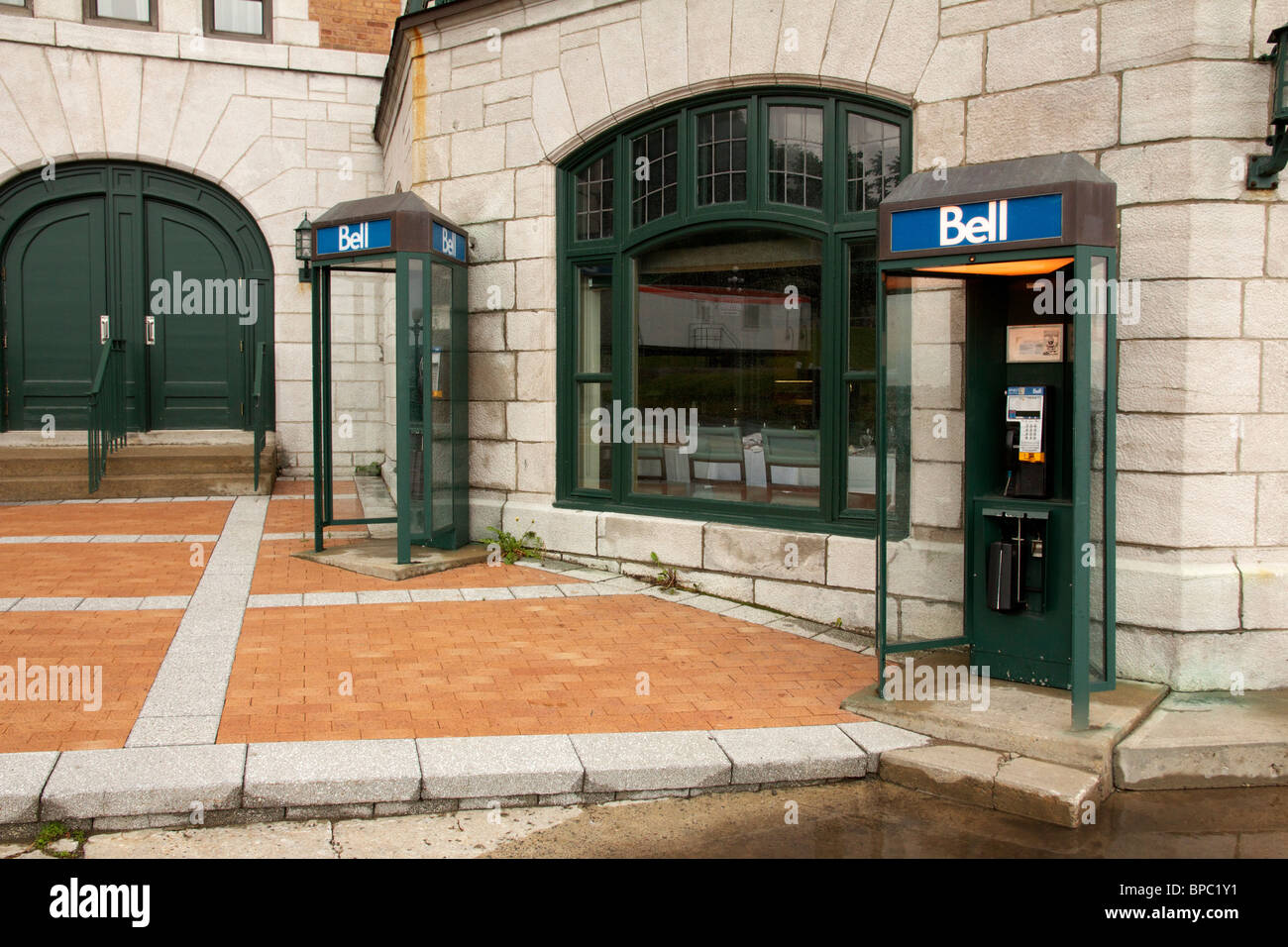 Booth booths hi-res stock photography and images - Alamy