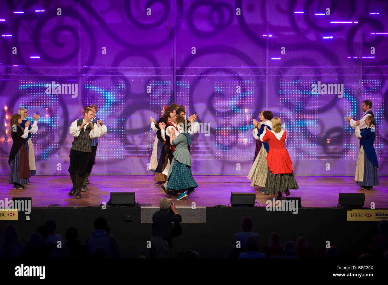 Welsh dance hi-res stock photography and images - Alamy