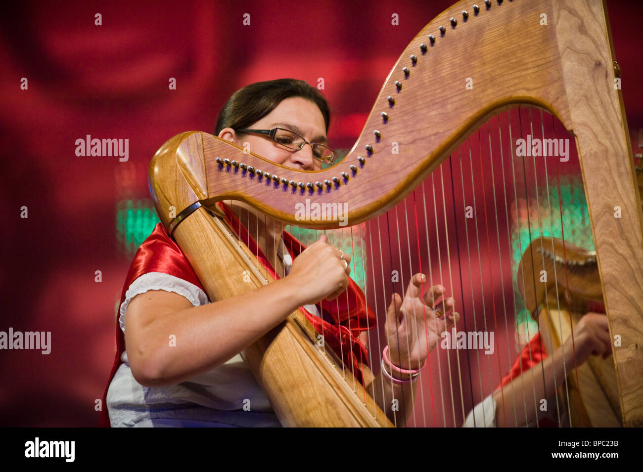 Harpists hi-res stock photography and images - Alamy