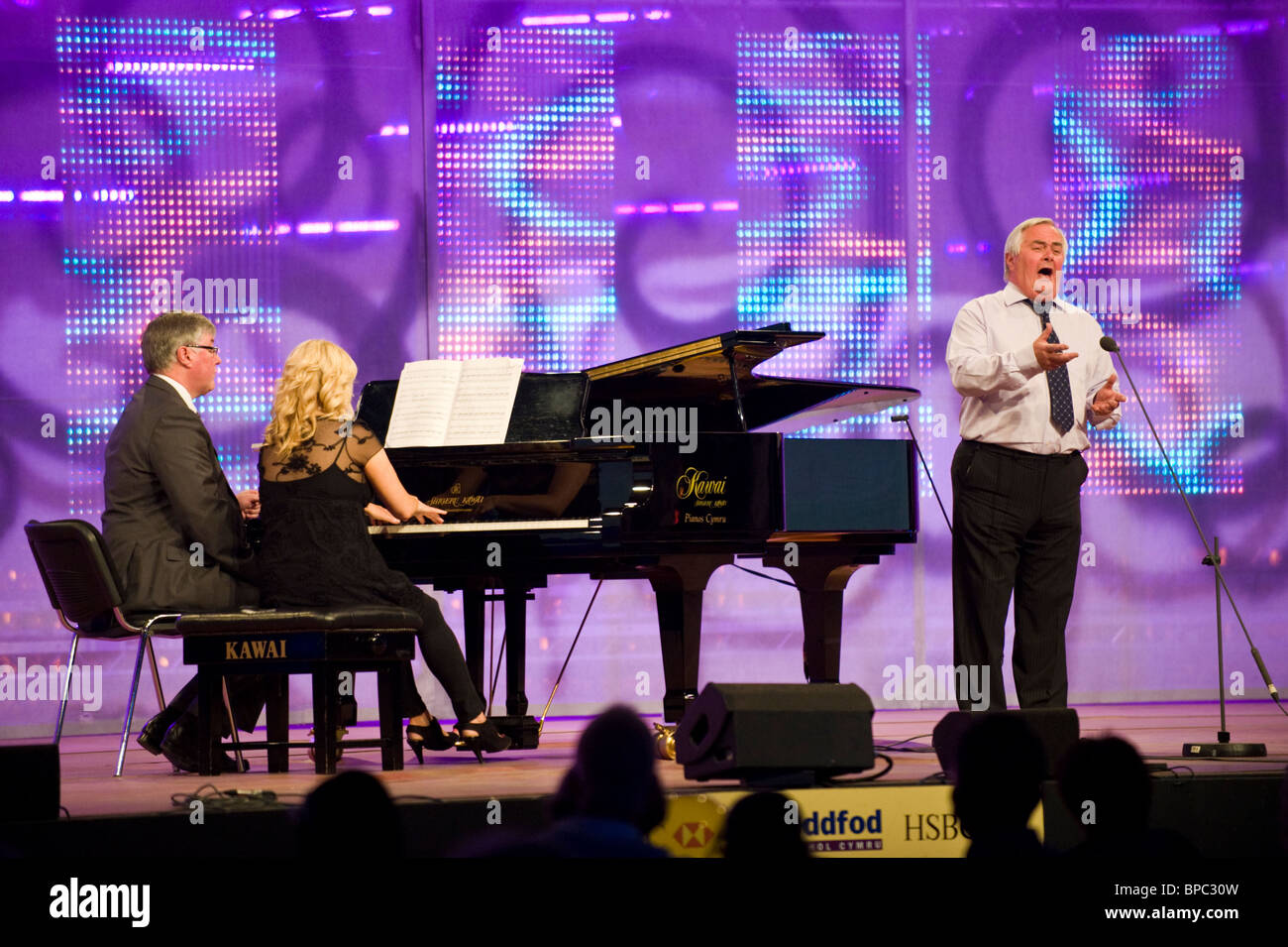 Soloist Singer High Resolution Stock Photography and Images - Alamy