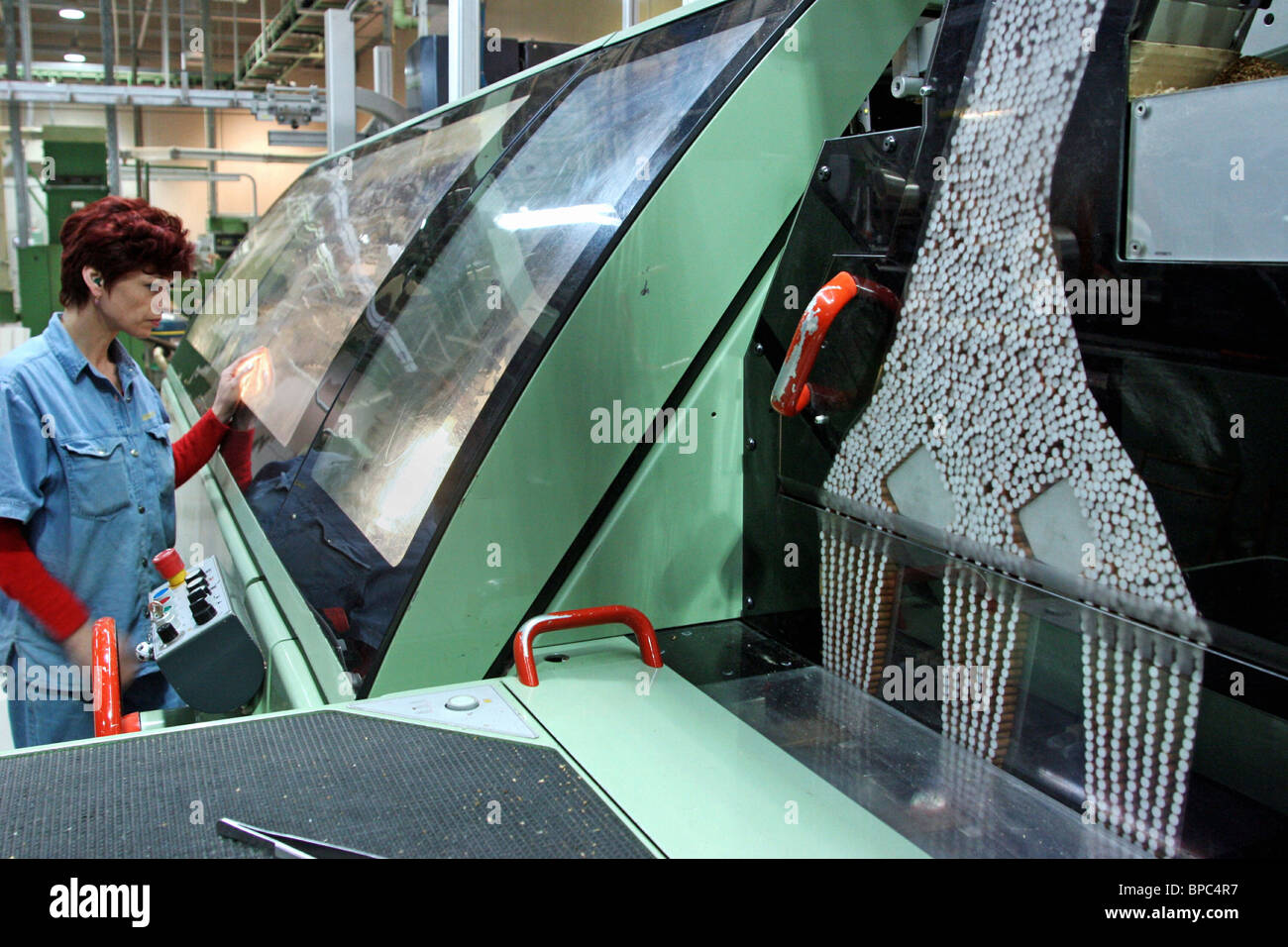 Production Of Tobacco High Resolution Stock Photography and Images - Alamy