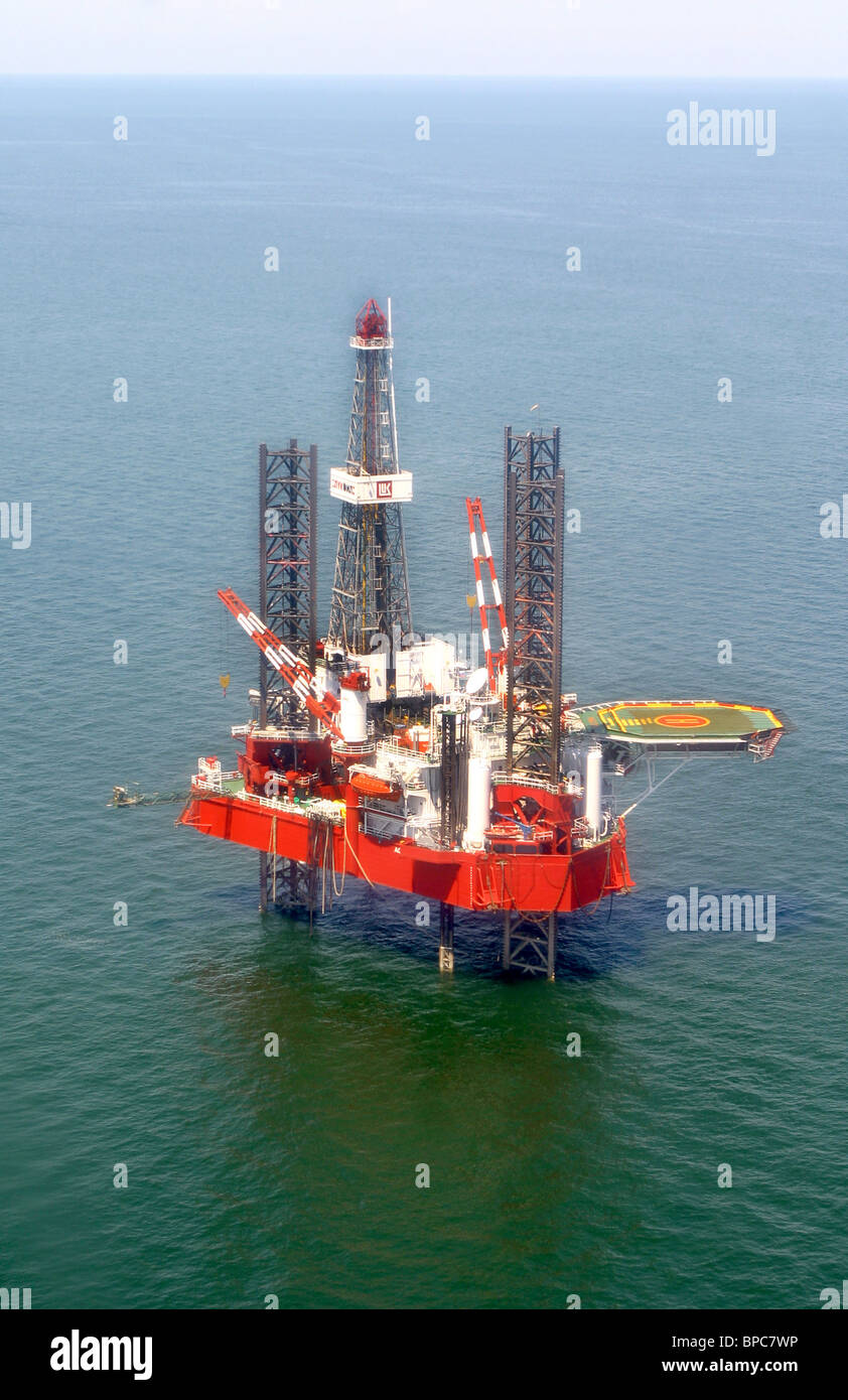 Caspian Sea Oil Rig High Resolution Stock Photography and Images - Alamy