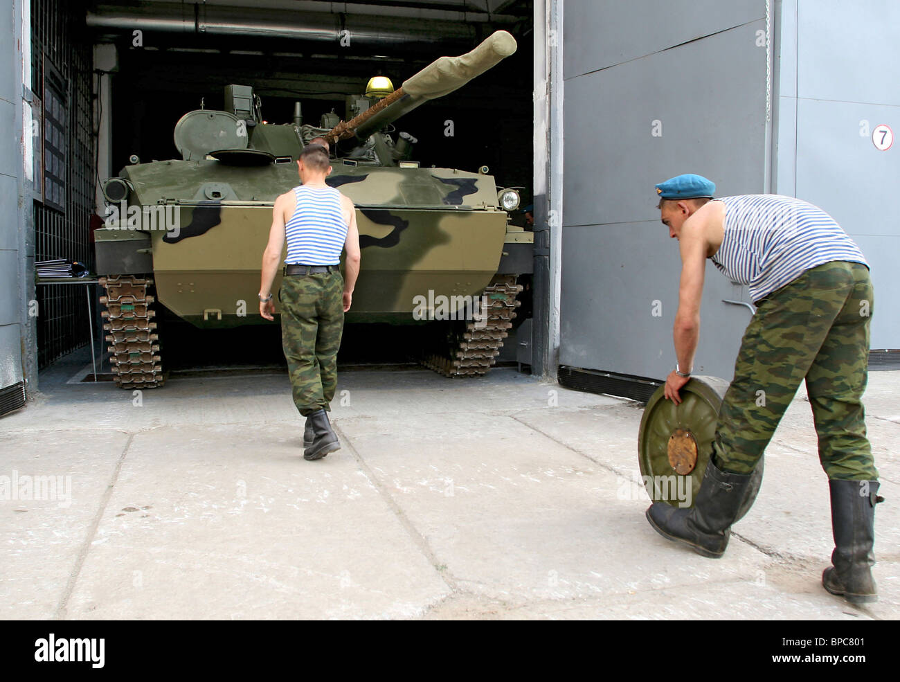 Soldiers Of Guards Regiment High Resolution Stock Photography and ...