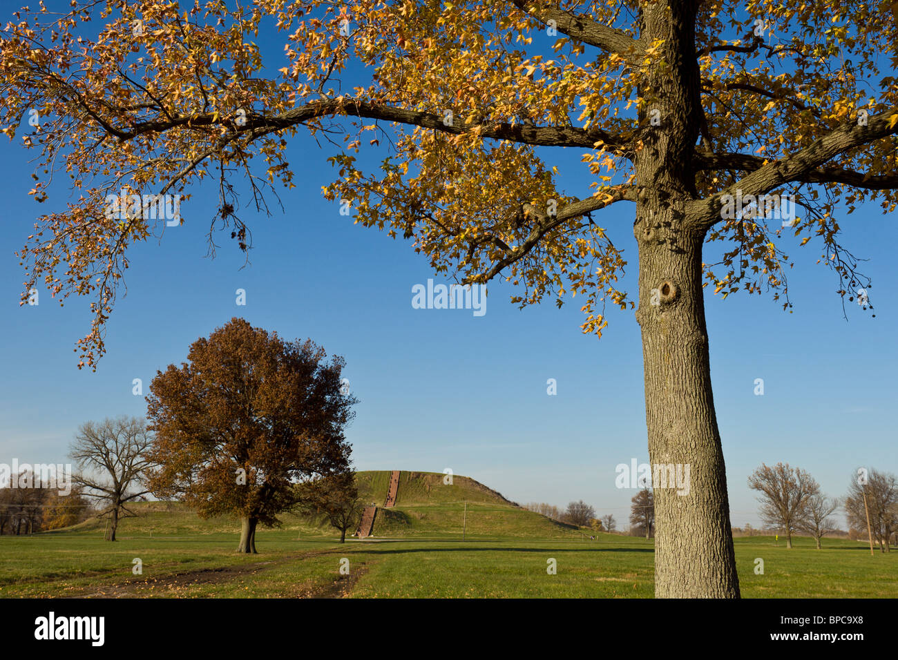 Man made earthen mounds hi-res stock photography and images - Alamy