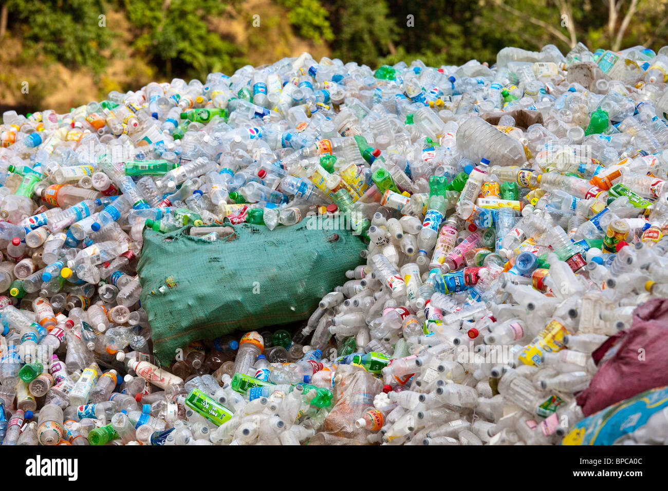 Pile of bottles hi-res stock photography and images - Alamy