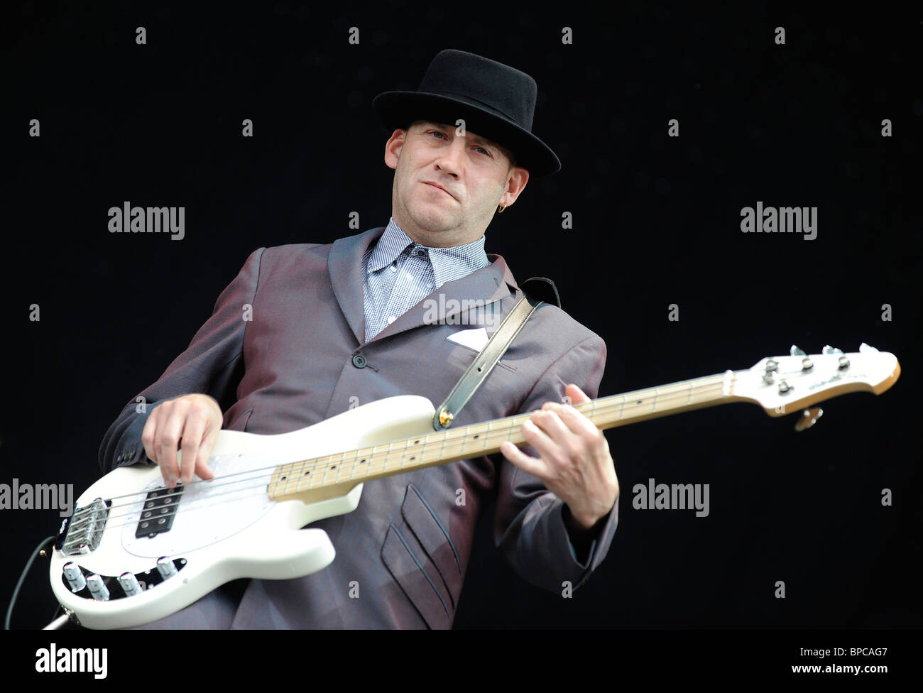 Concert madness hi-res stock photography and images - Alamy
