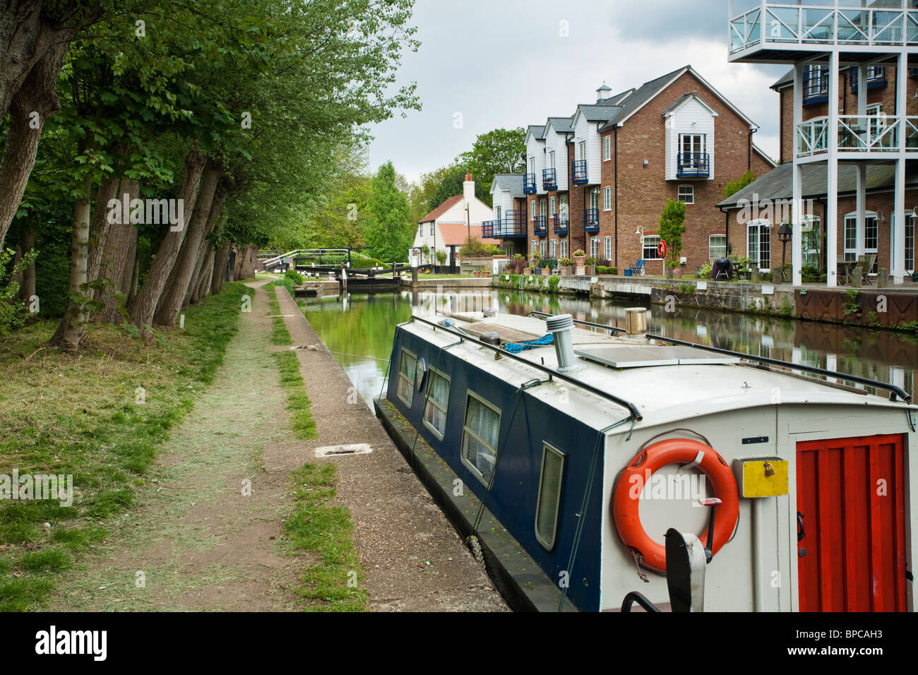 Weybridge hi-res stock photography and images - Alamy