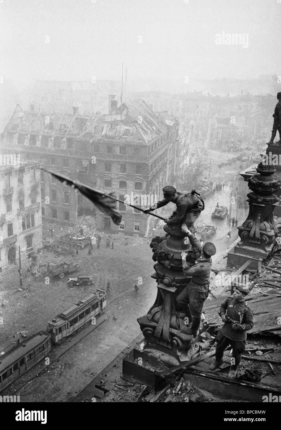 Reichstag Berlin 1945 High Resolution Stock Photography and Images - Alamy