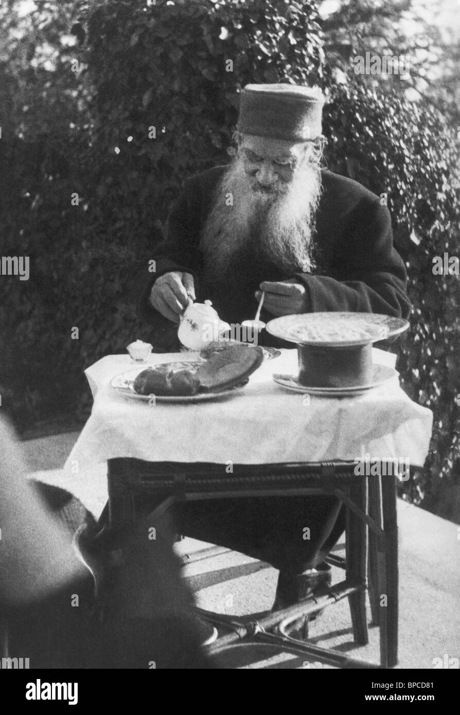 Tolstoy Black and White Stock Photos & Images - Alamy