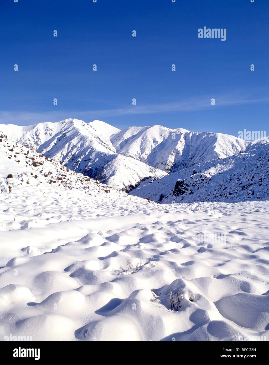 Snow-covered mountain landscape near Mount Hutt Ski Field, Southern ...