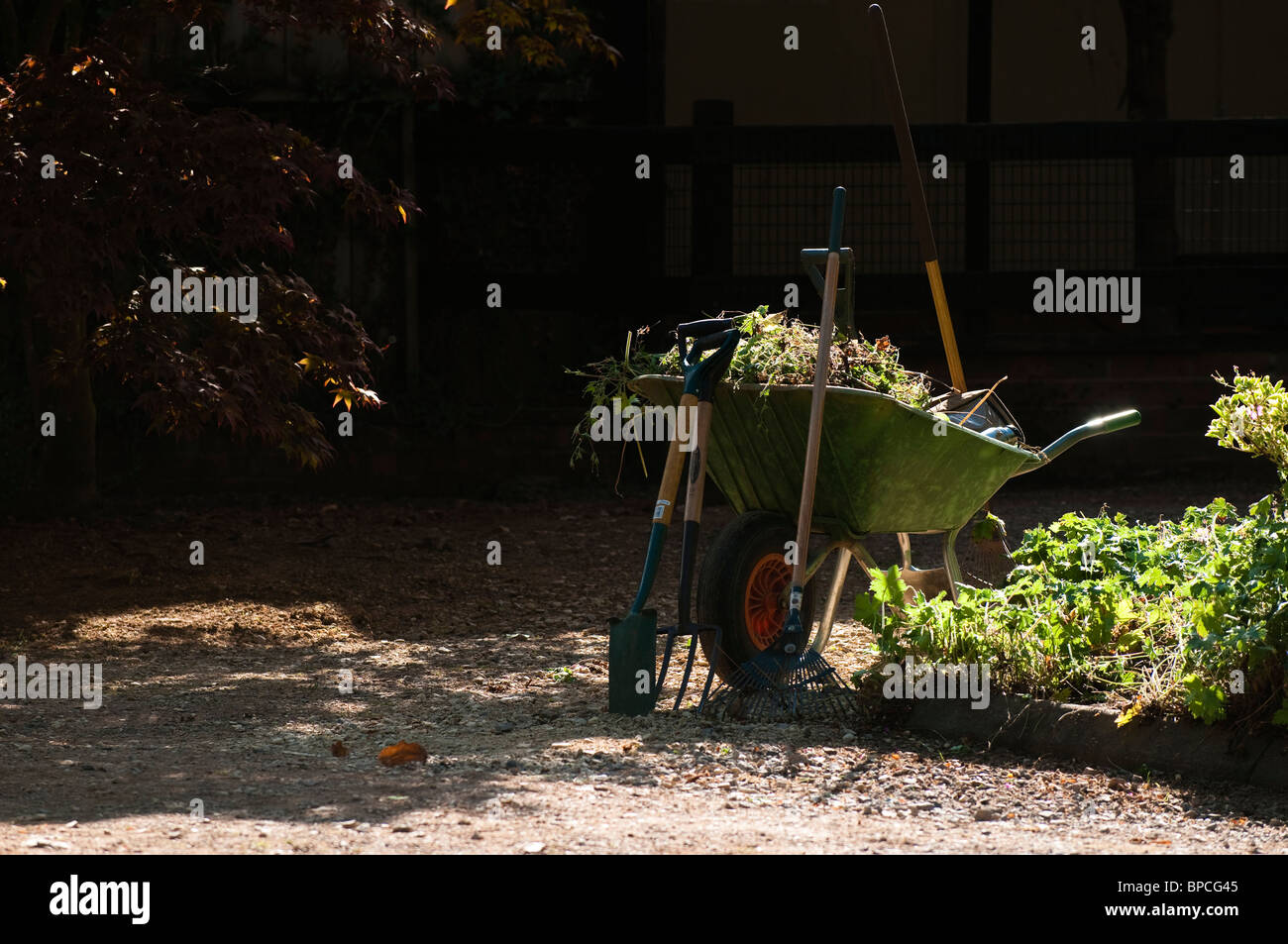Barrow wheelbarrow spade garden hi-res stock photography and images - Alamy