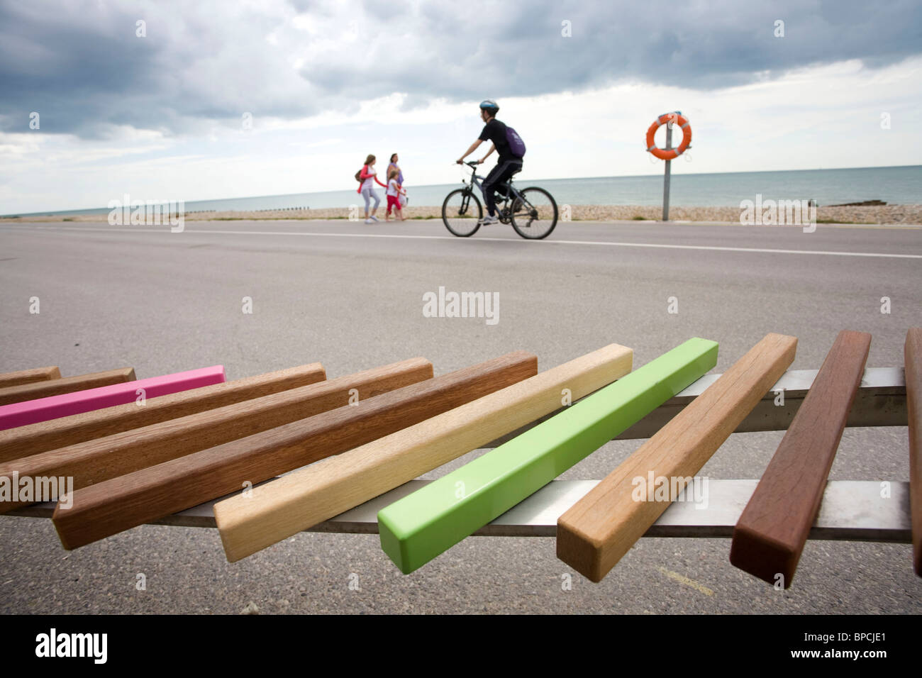 Littlehampton seafront long bench hi-res stock photography and images ...