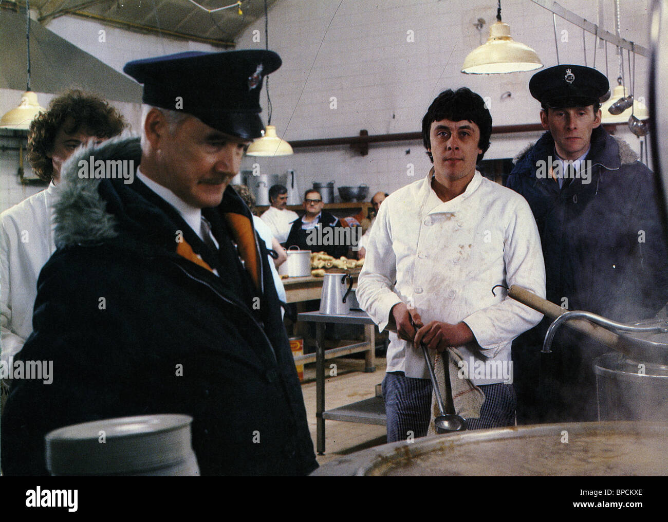 PORRIDGE (1979) RONNIE BARKER, RICHARD BECKINSALE, FULTON MACKAY DICK ...
