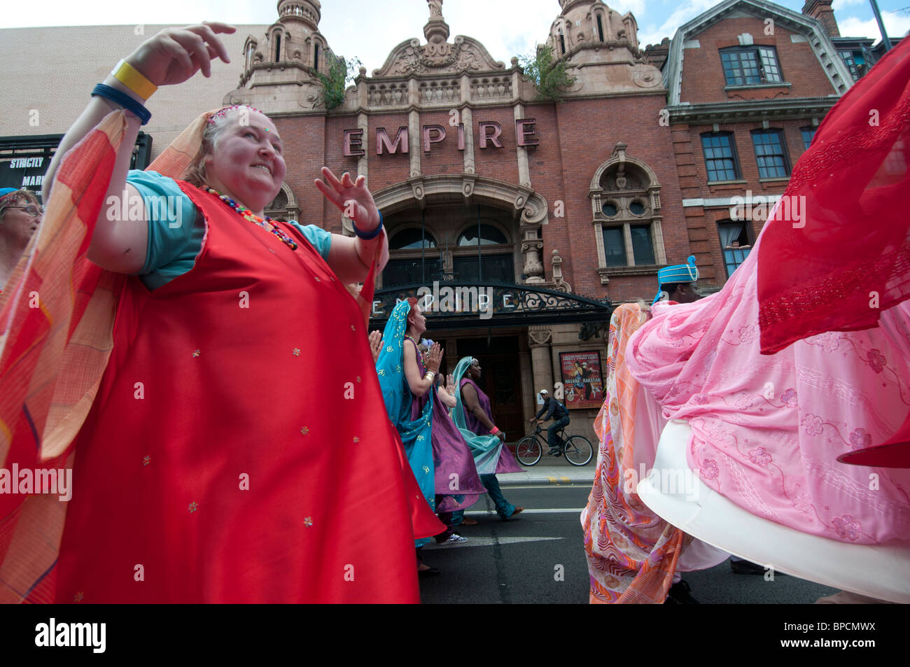 Hackney carnival parade.Older woman in sari Stock Photo - Alamy