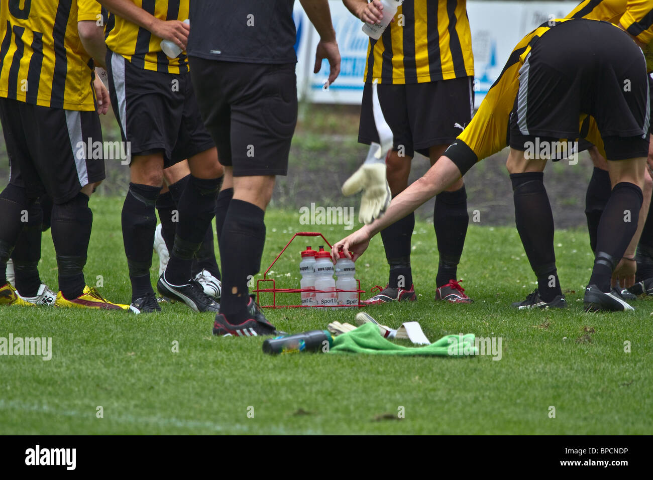 Break horizontal hi-res stock photography and images - Alamy